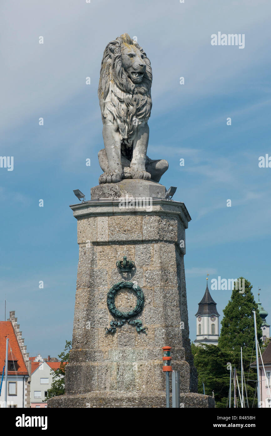 Bavarian Lion at the entrance of the Port of Lindau Stock Photo - Alamy