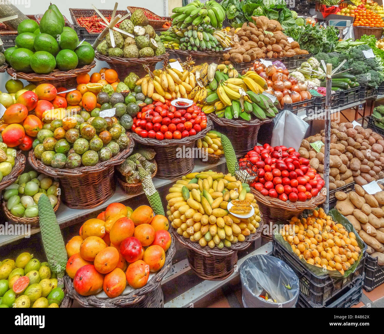 fruits at a market Stock Photo - Alamy