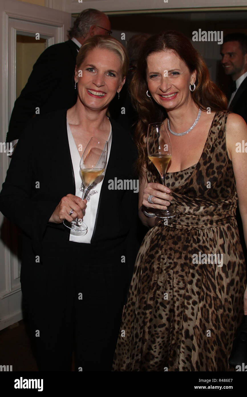 Cornelia Poletto, Christa Wuensche, Verleihung des Champagne Preis fuer ...