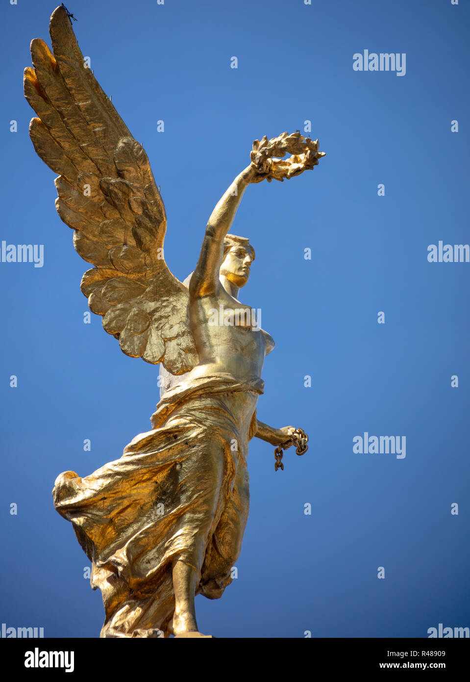 El angel de la hi-res stock photography and images - Alamy