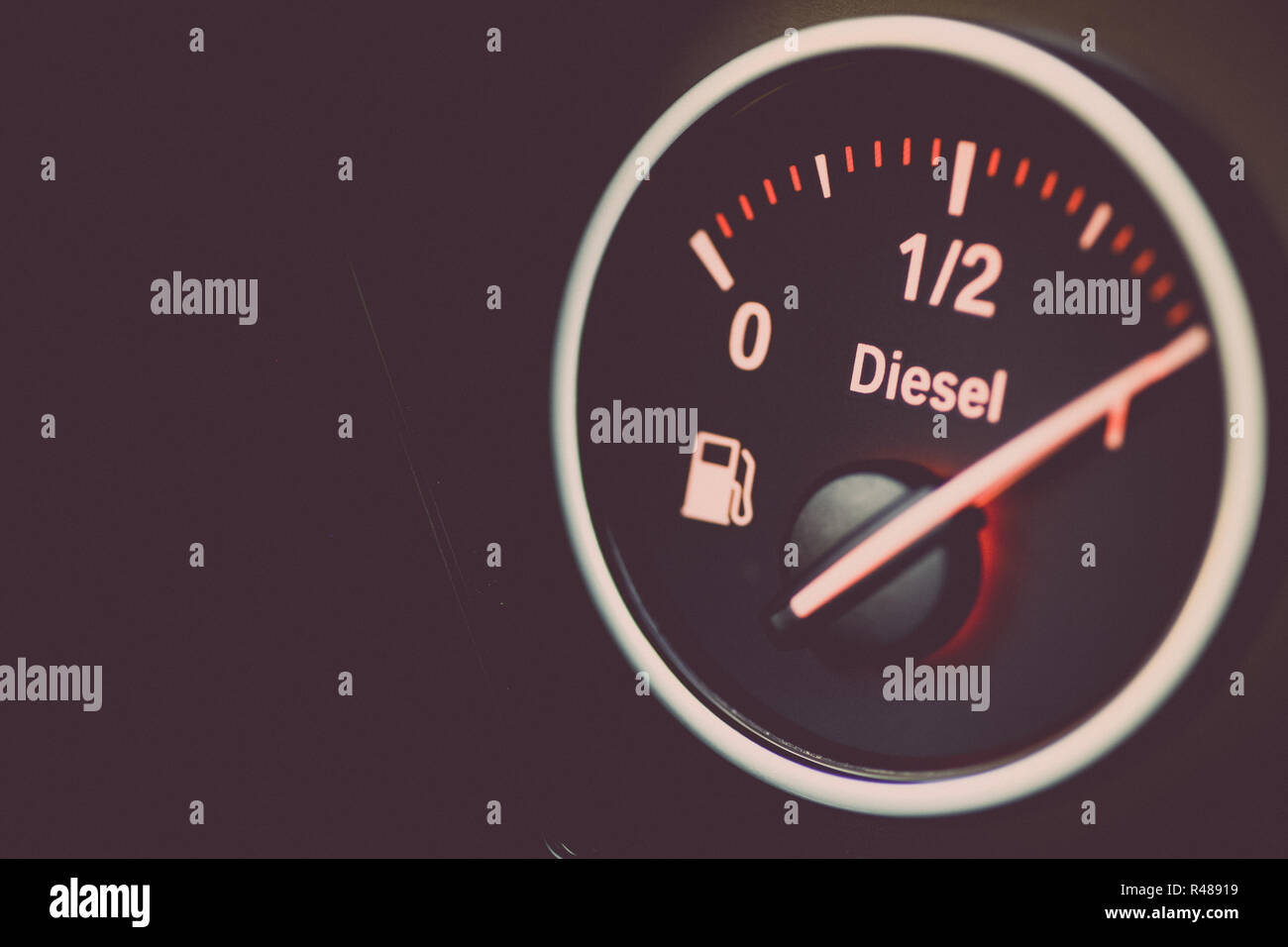 Petrol gauge full energy hi-res stock photography and images - Alamy