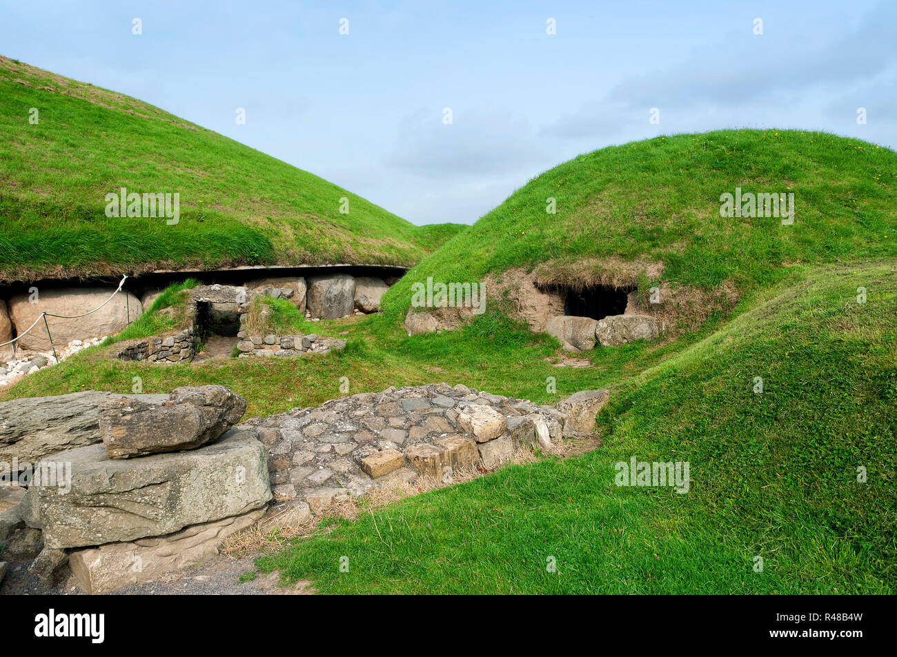 Newgrange Megalithic Passage Tomb 3200 BC , County Meath, Ireland Stock ...