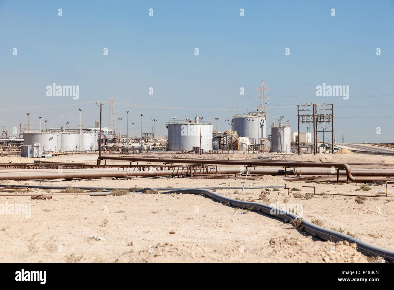 Qatar gas plant hi-res stock photography and images - Alamy