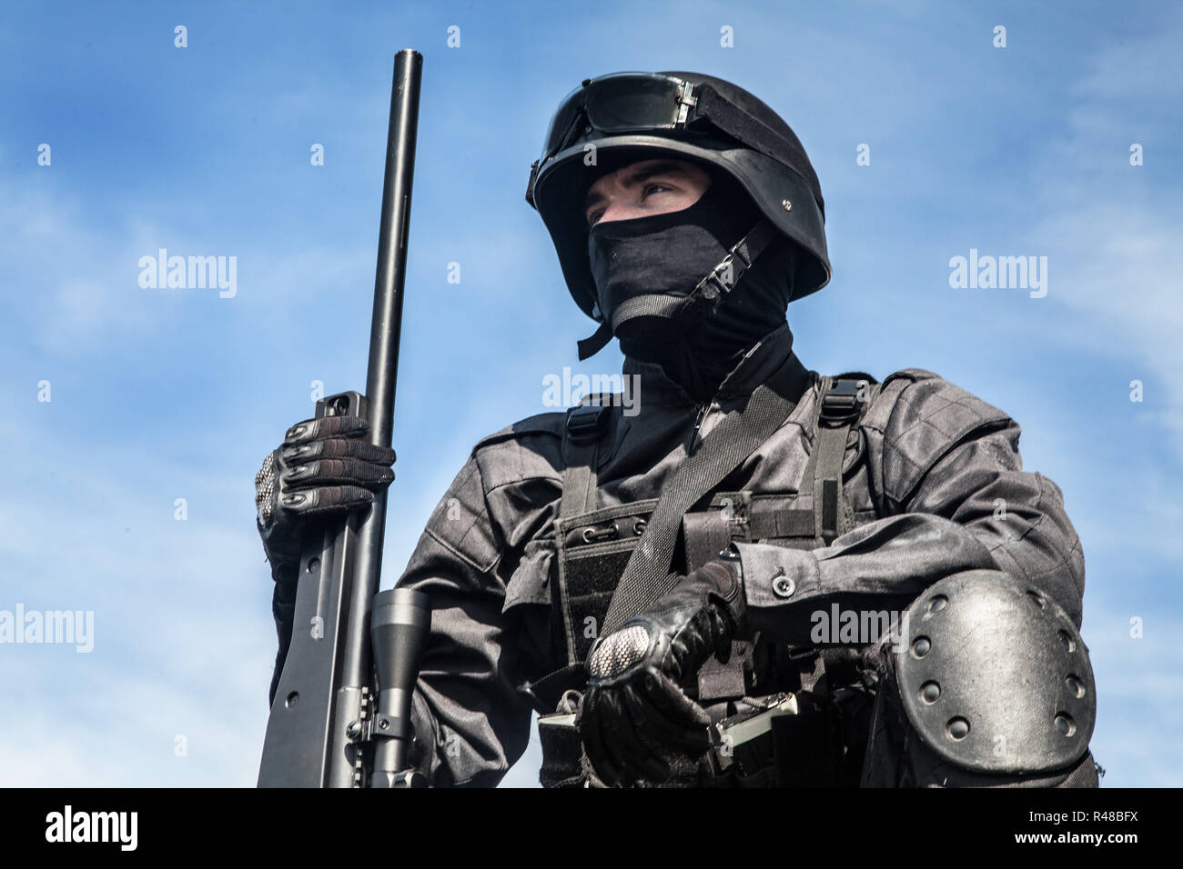 SWAT police sniper Stock Photo - Alamy