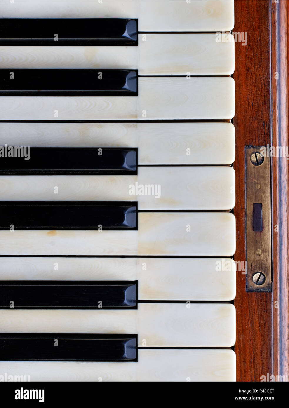 Piano keys of an old piano Stock Photo - Alamy