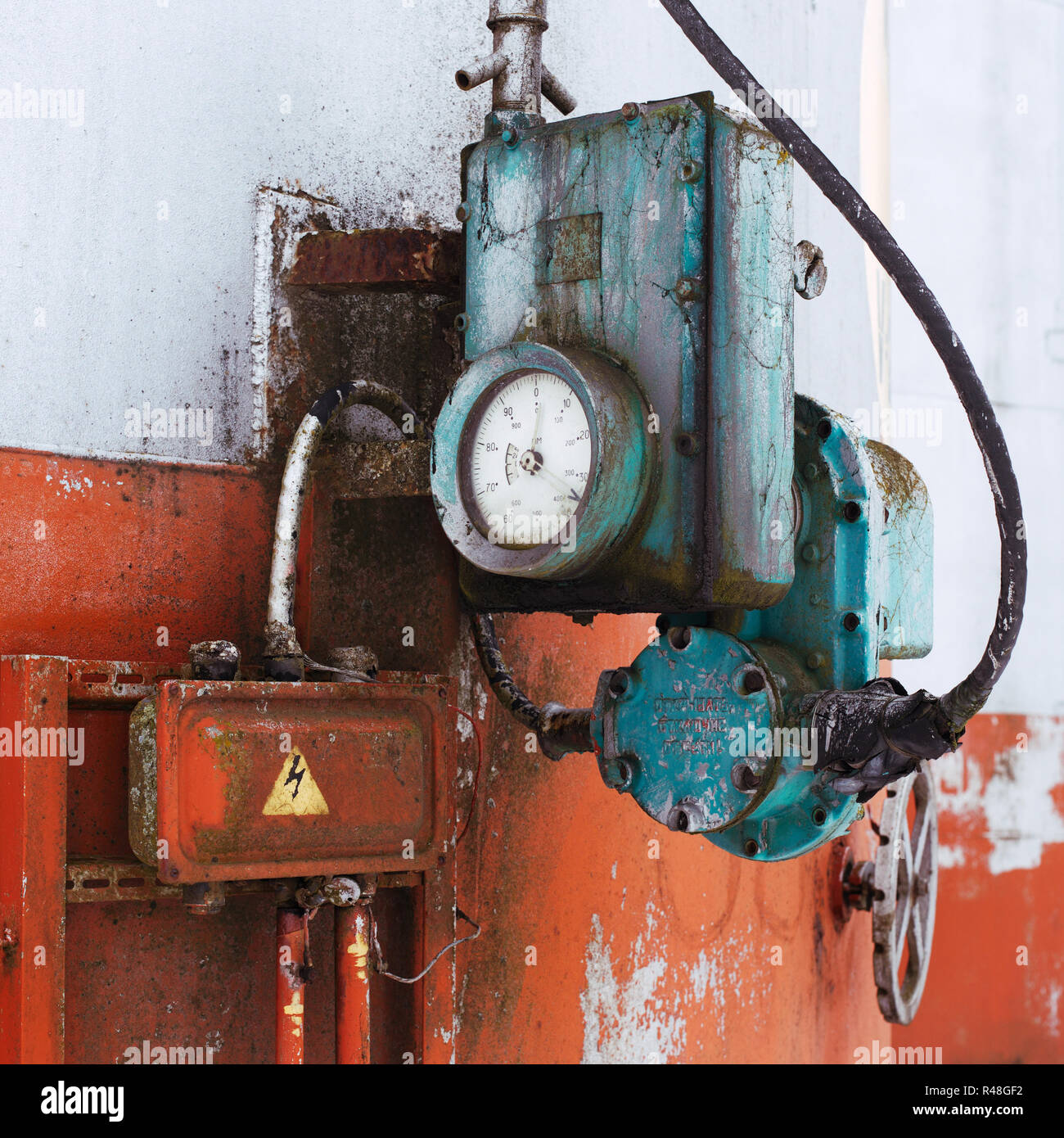 old measuring device Stock Photo - Alamy