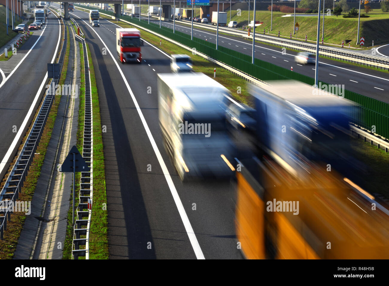 Four lane controlled access hi-res stock photography and images - Alamy