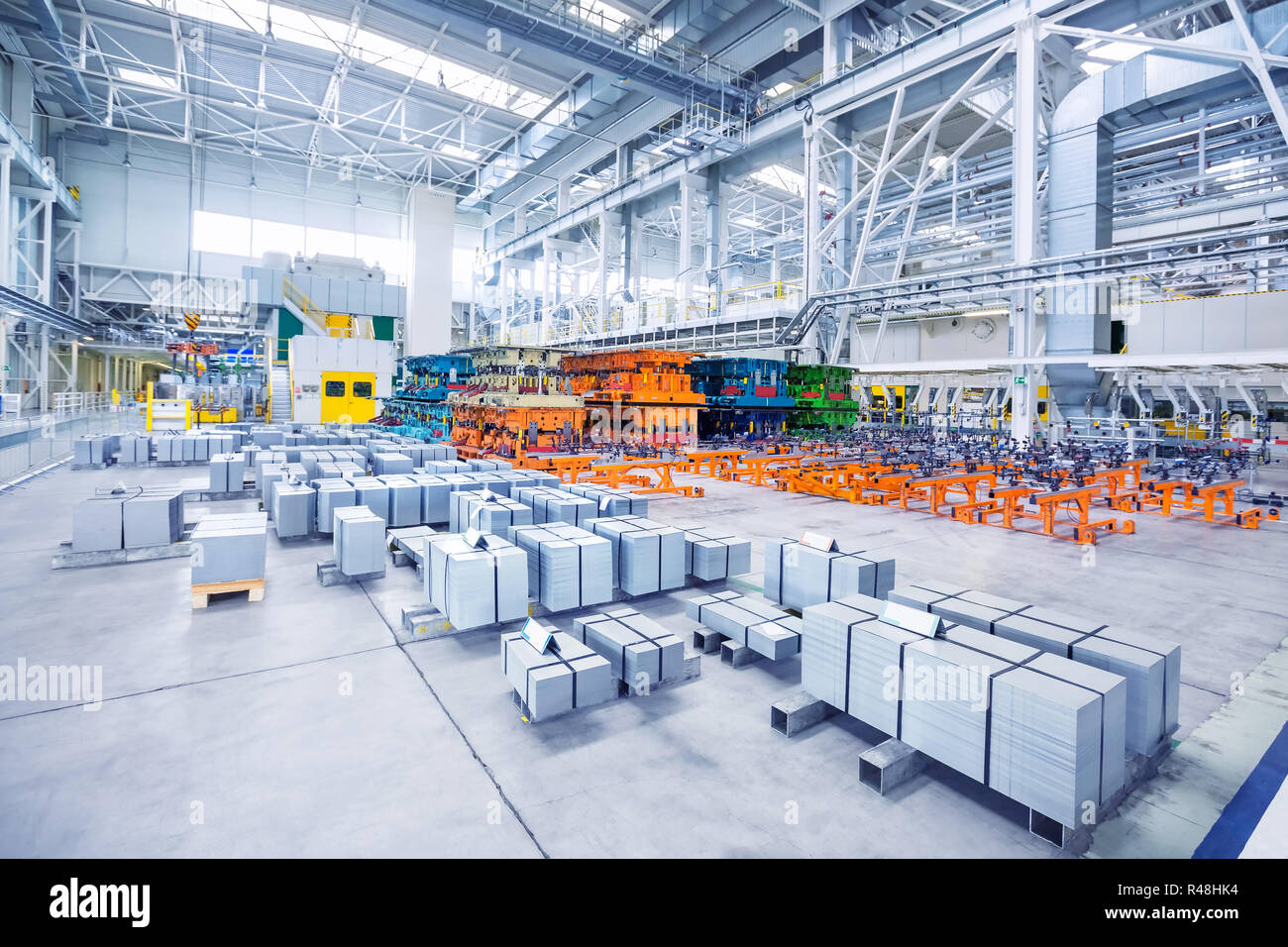 Car assembly plant press hi-res stock photography and images - Alamy