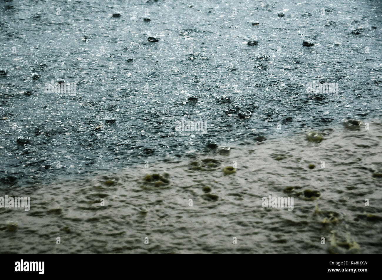 Thunder shower hi-res stock photography and images - Alamy
