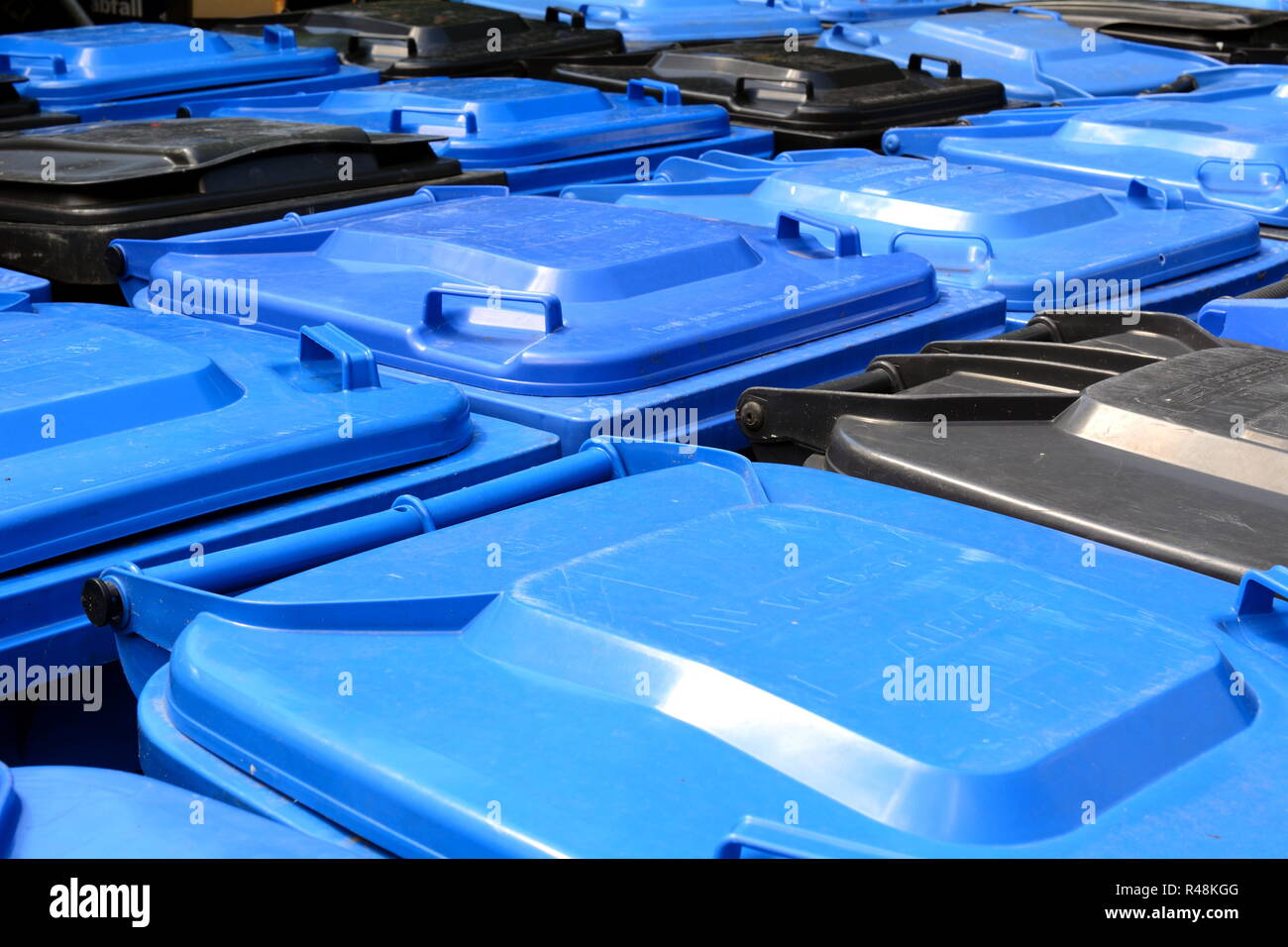 Blue dustbin hi-res stock photography and images - Alamy