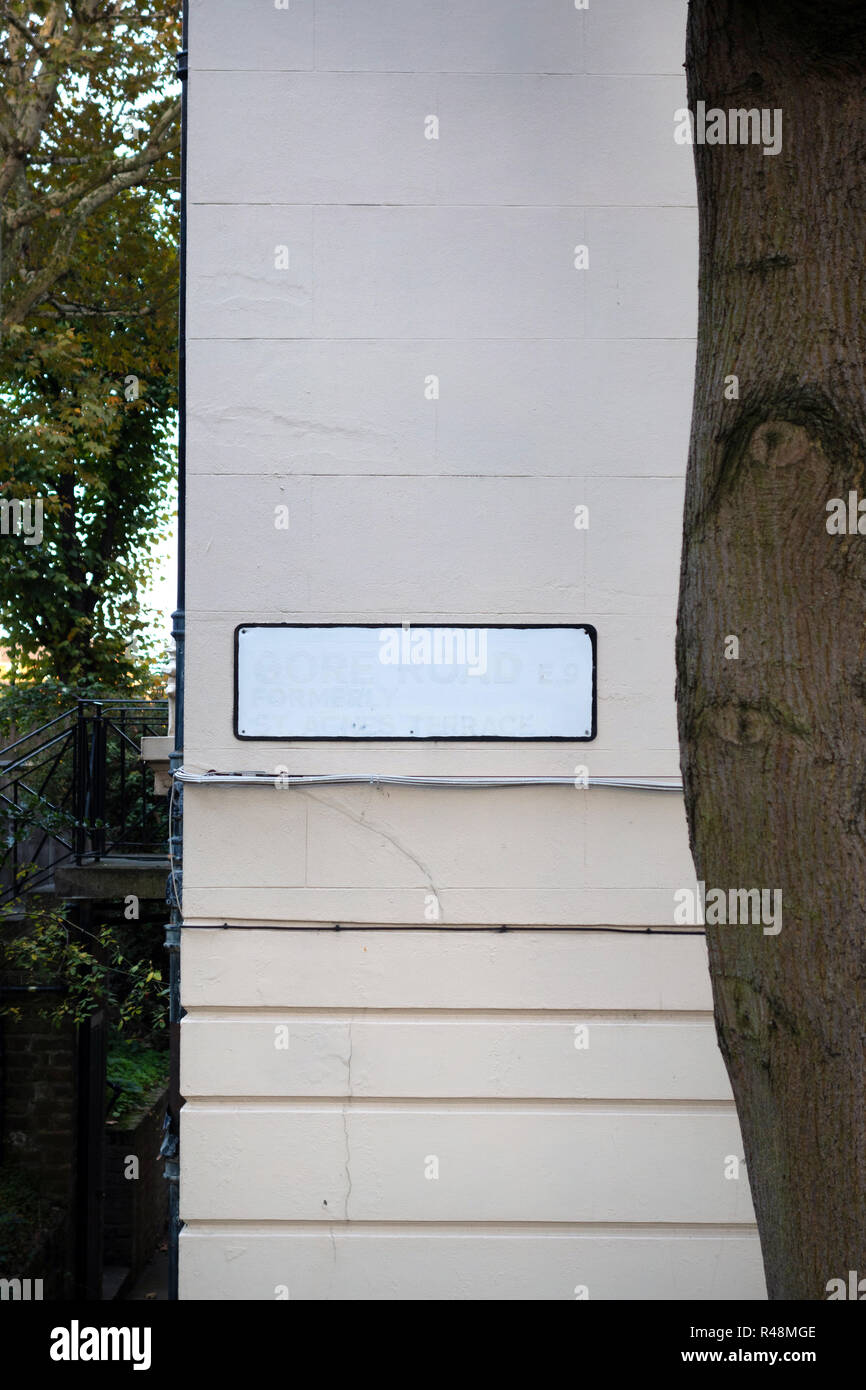 Painted Blank london street name sign on corner of house Stock Photo ...