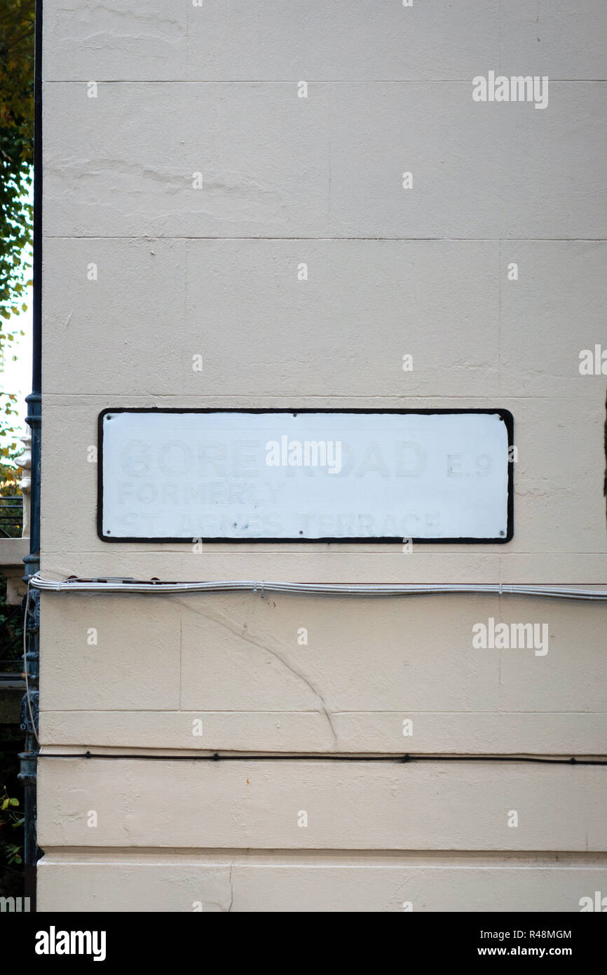 Old london signpost isolated hi-res stock photography and images - Alamy