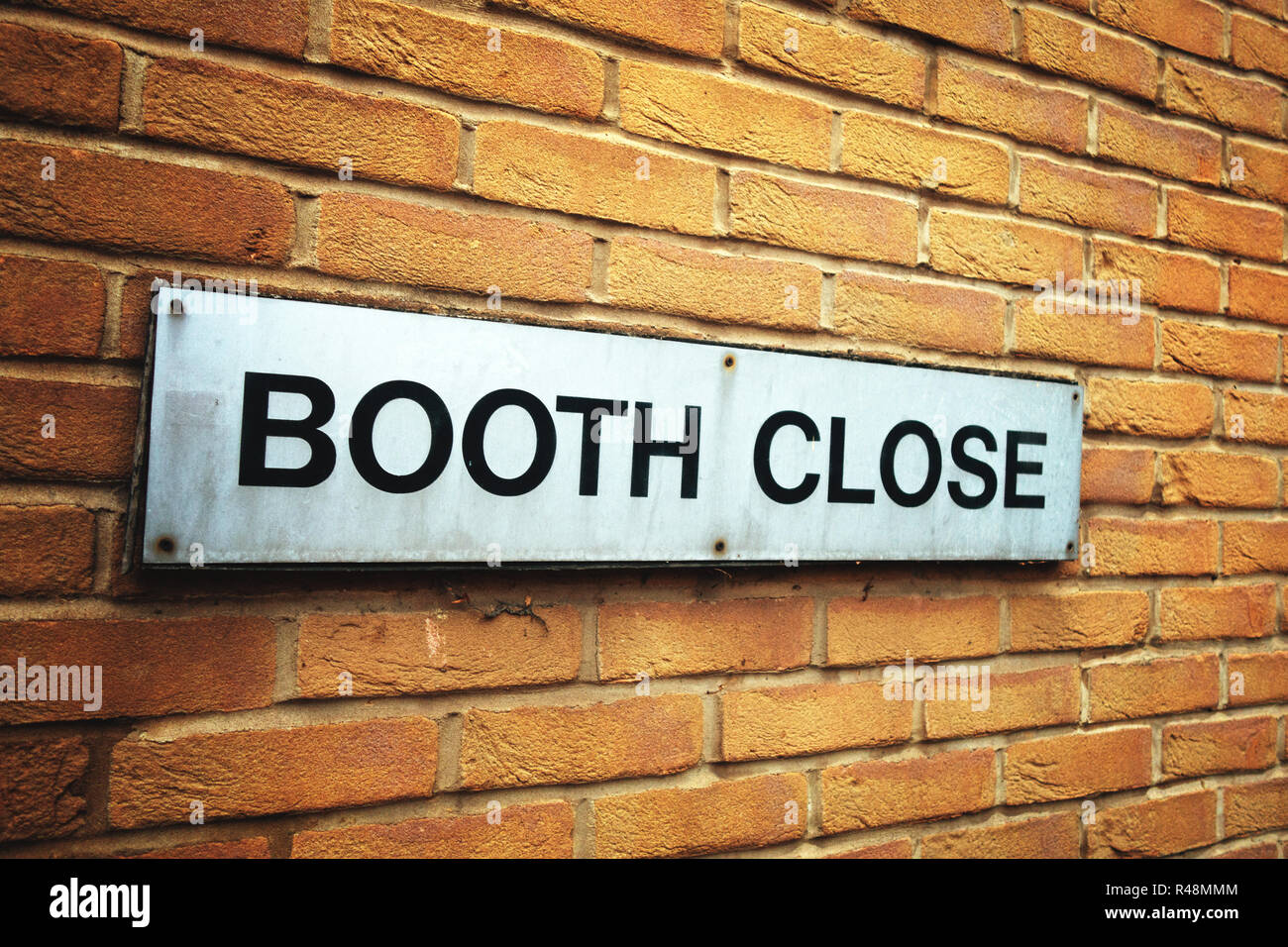Booth Close London Street Name sign on brick wall Stock Photo - Alamy