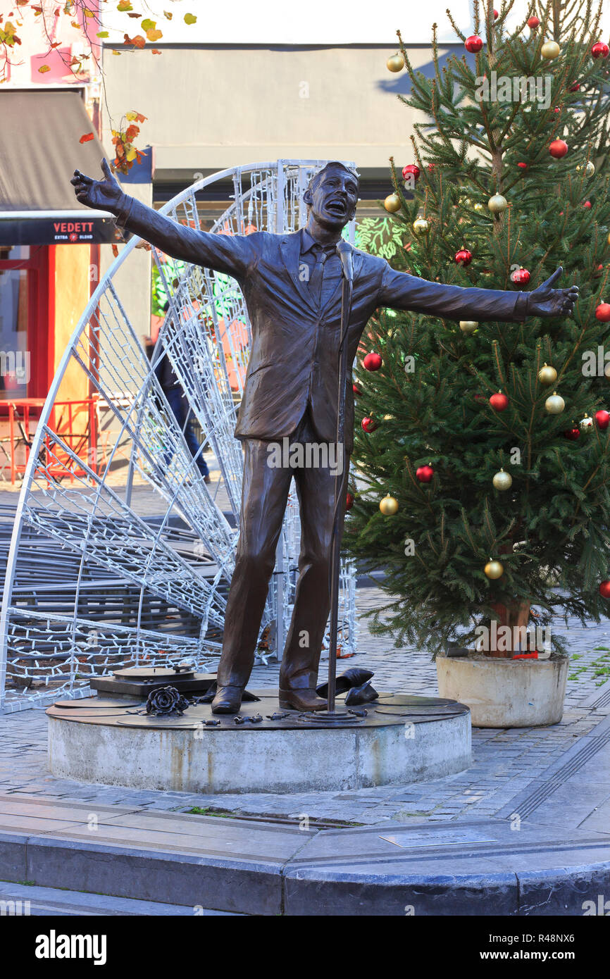 A life like monument to the world famous Belgian singer, songwriter ...