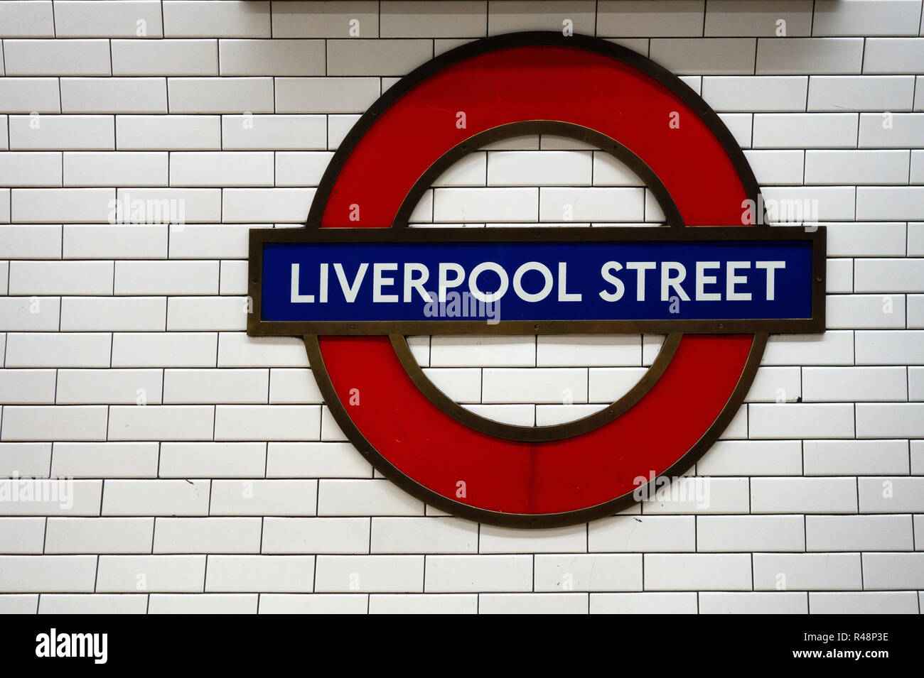 Liverpool street tube hi-res stock photography and images - Alamy