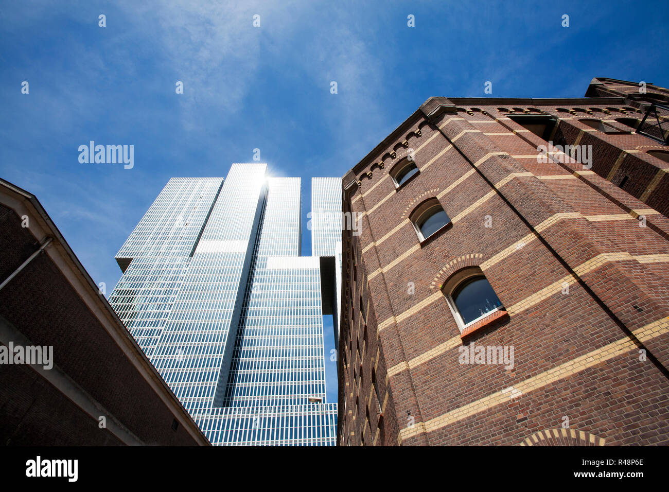 Modern architecture in Rotterdam Stock Photo - Alamy