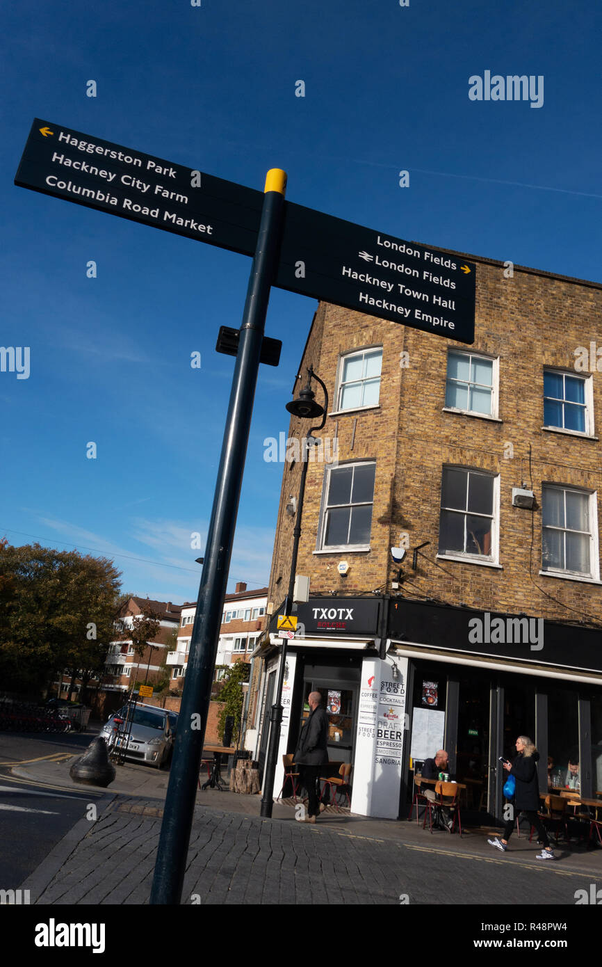 London borough of hackney sign hi-res stock photography and images - Alamy