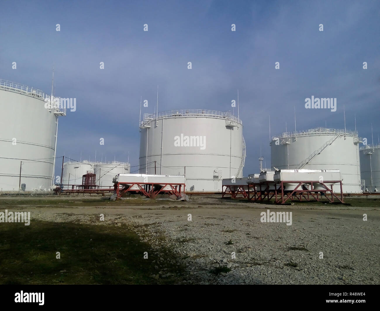Storage tanks for petroleum products Stock Photo - Alamy