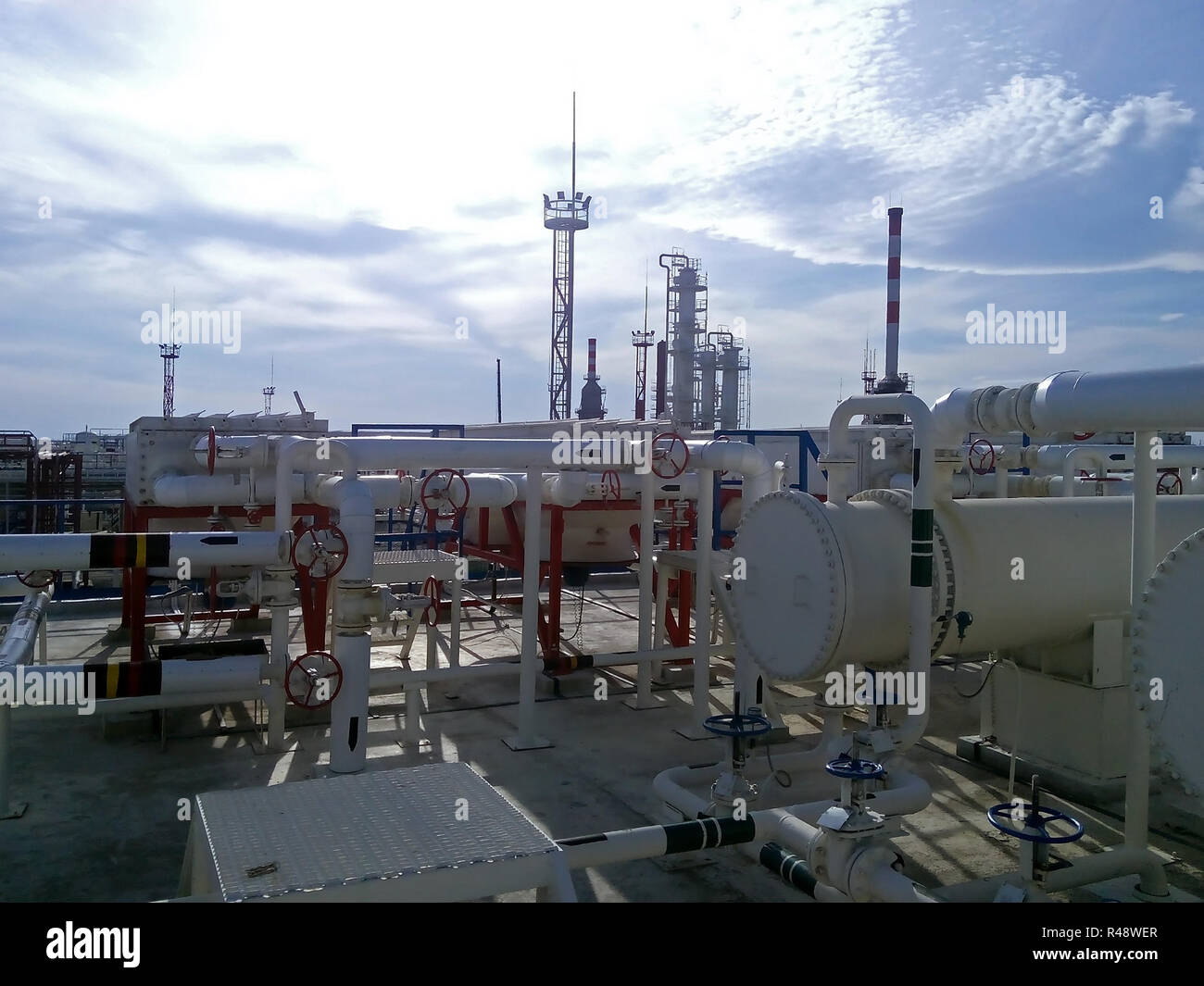 The oil refinery Stock Photo - Alamy
