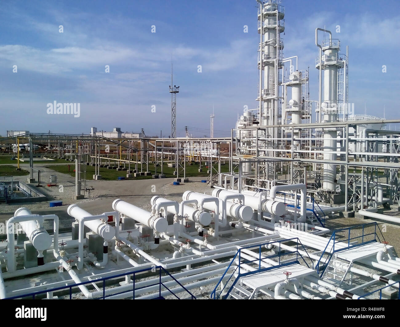 The oil refinery Stock Photo - Alamy