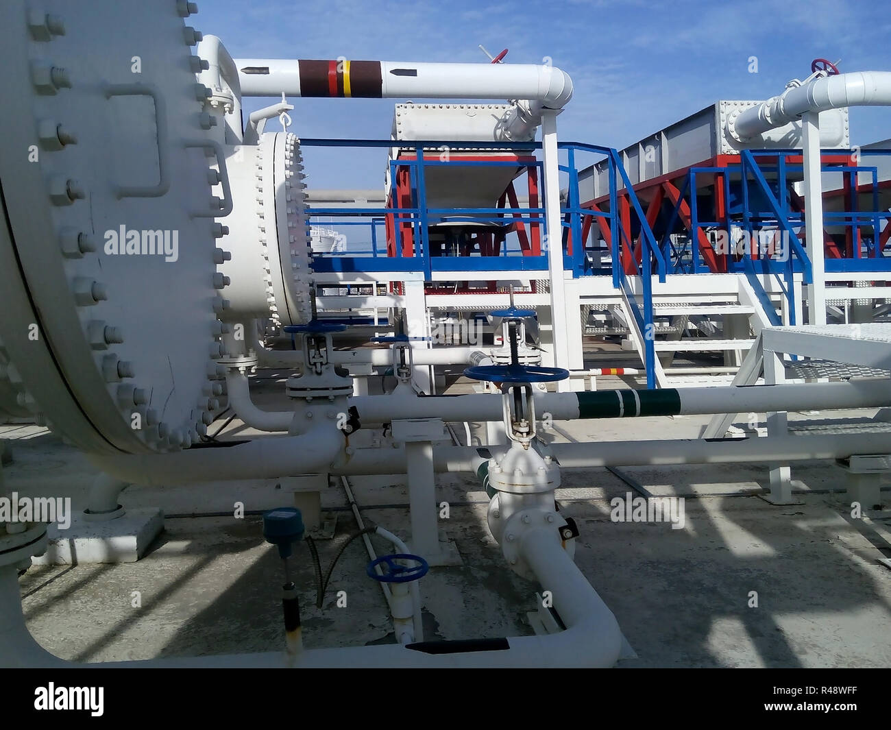 The oil refinery Stock Photo - Alamy