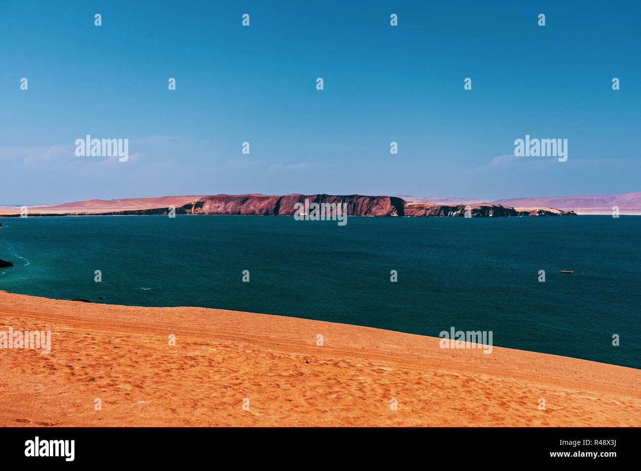 Paracas reserve hi-res stock photography and images - Alamy