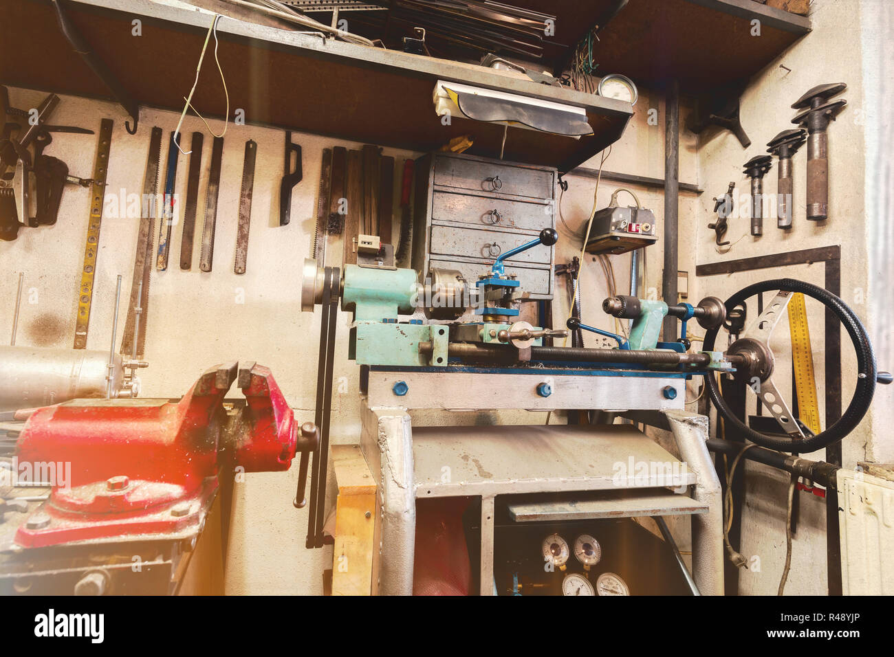 Home garage workshop kit hi-res stock photography and images - Alamy