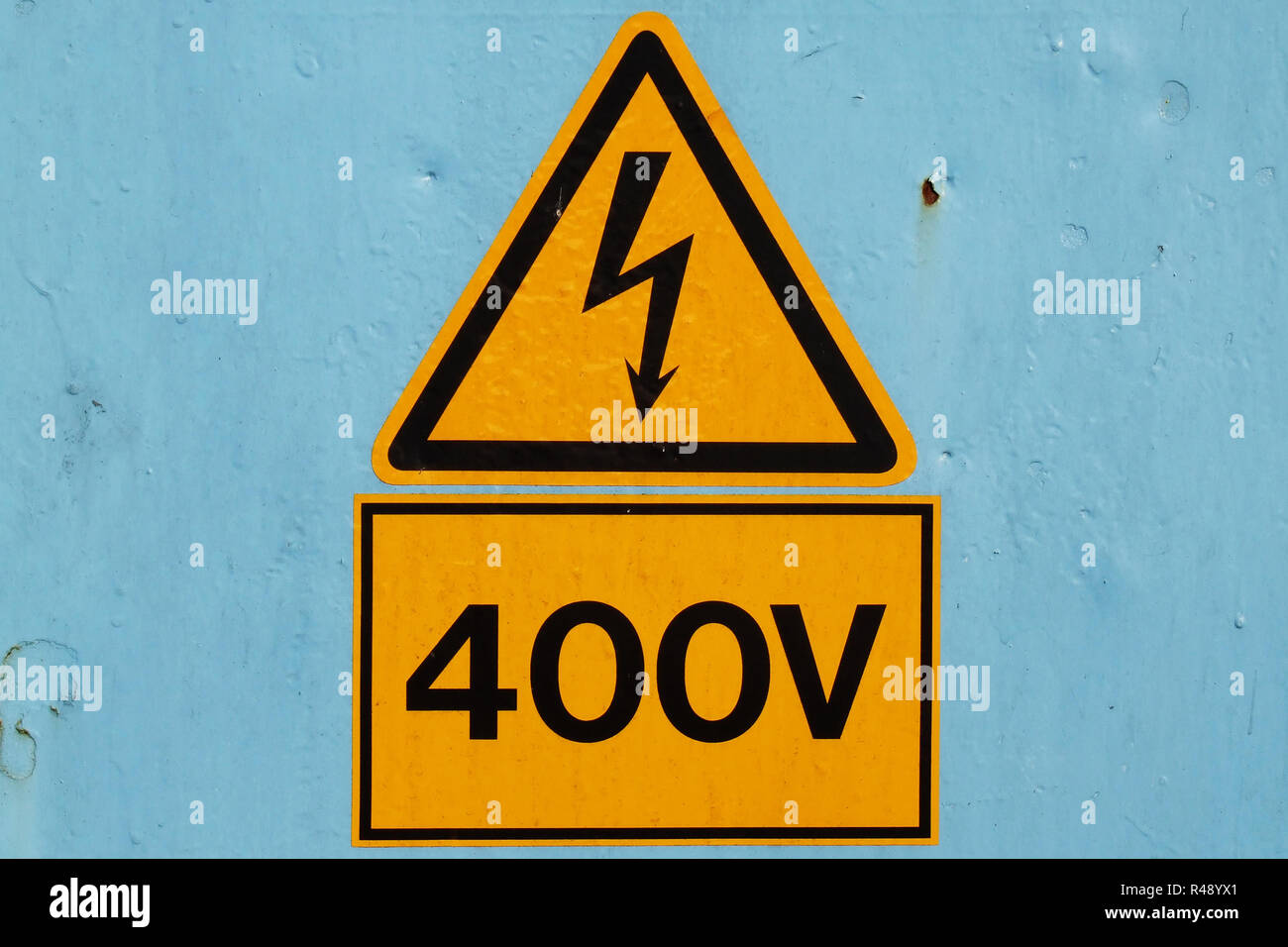 400 volt sign hi-res stock photography and images - Alamy