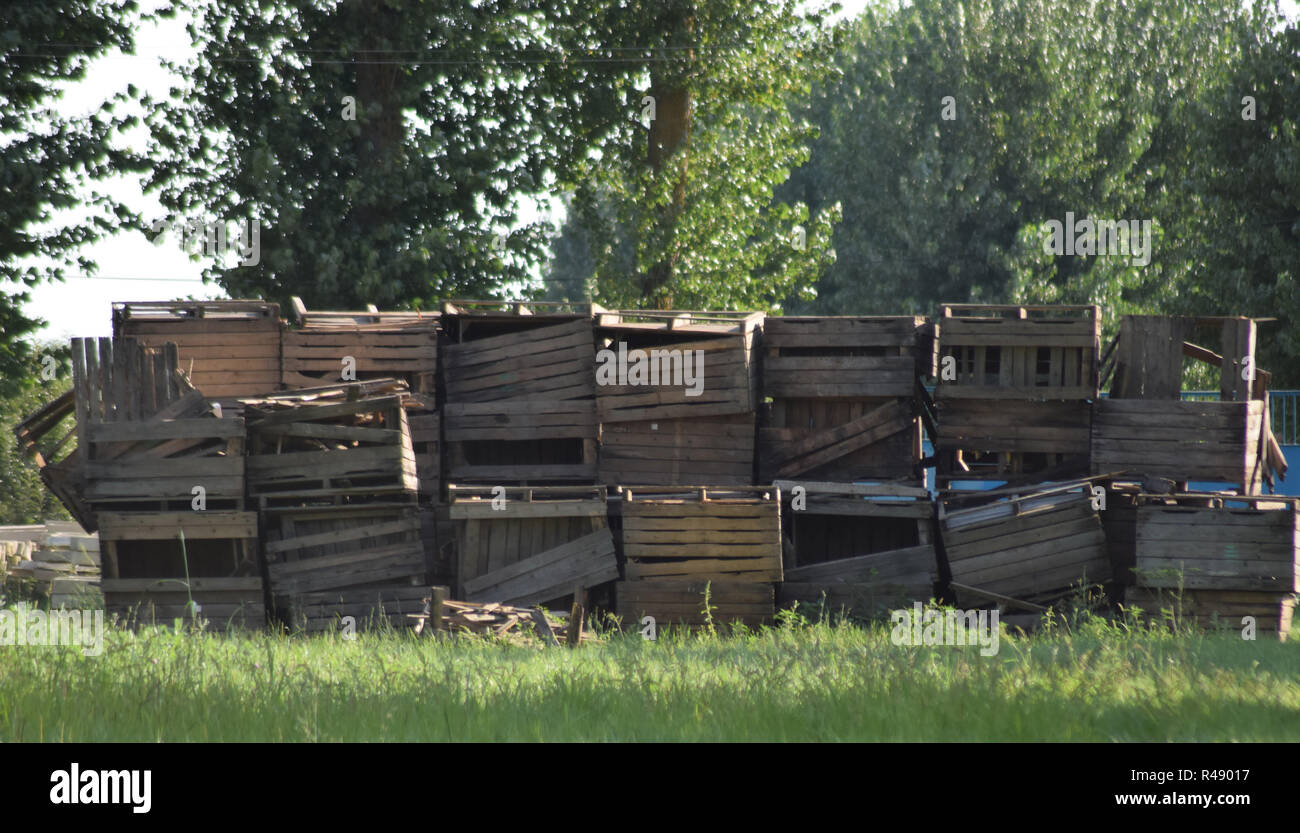 Old wooden crate side hi-res stock photography and images - Alamy