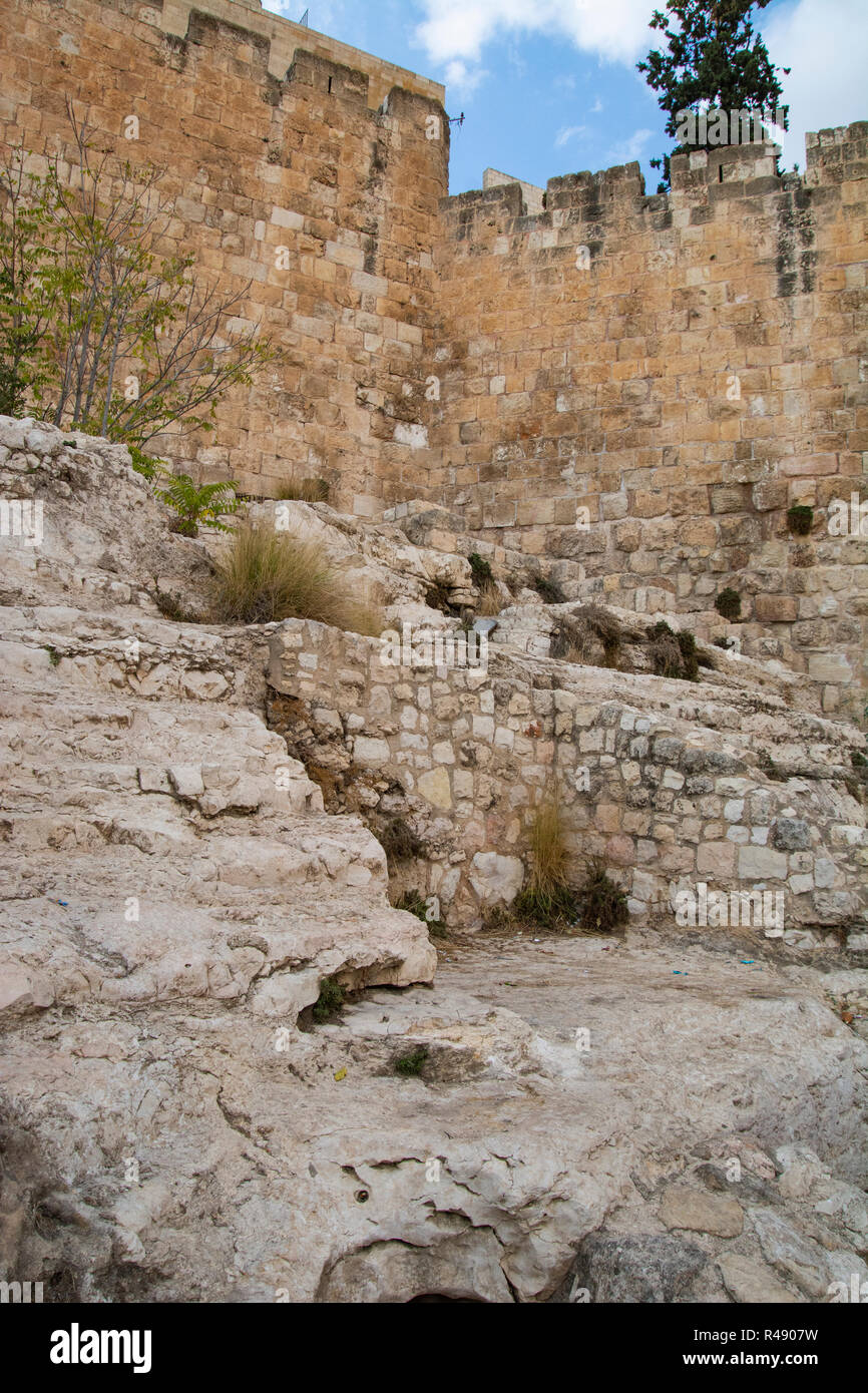 Excavation walls of jerusalem hi-res stock photography and images - Alamy