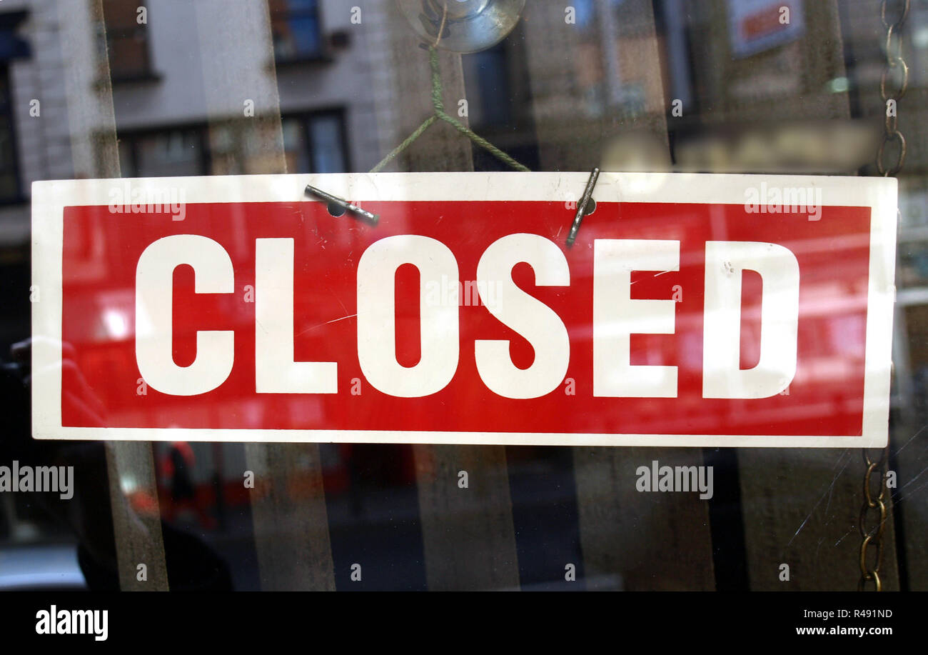 Red closed sign Stock Photo - Alamy