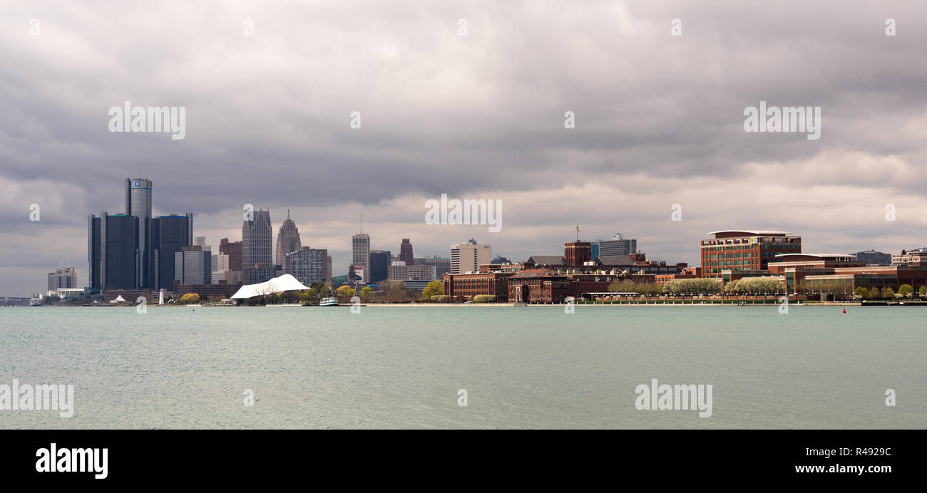 The buildings and downtown city skyline of Detroit, Michigan Stock ...