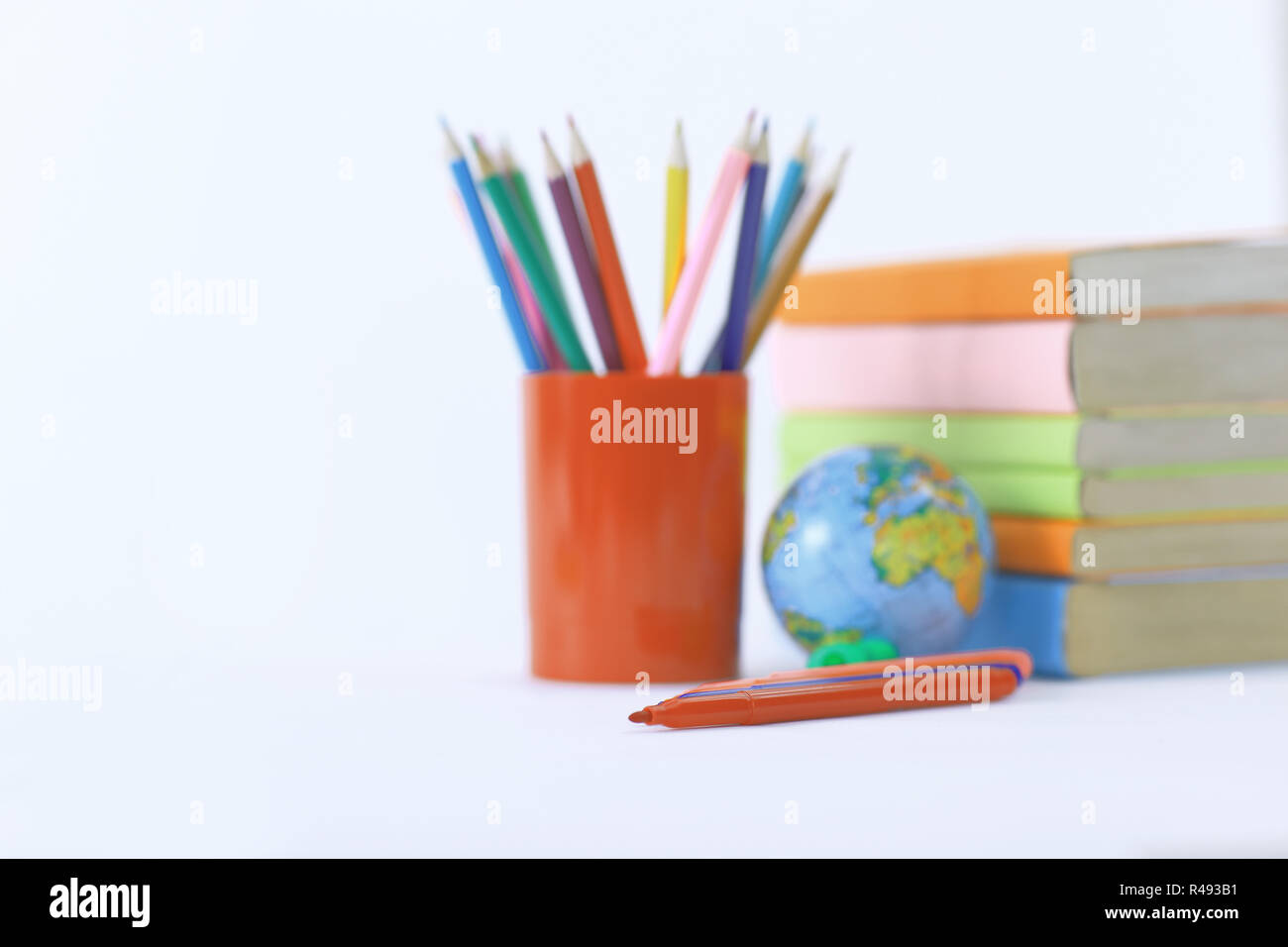 Pens and pencils and books hi-res stock photography and images - Alamy