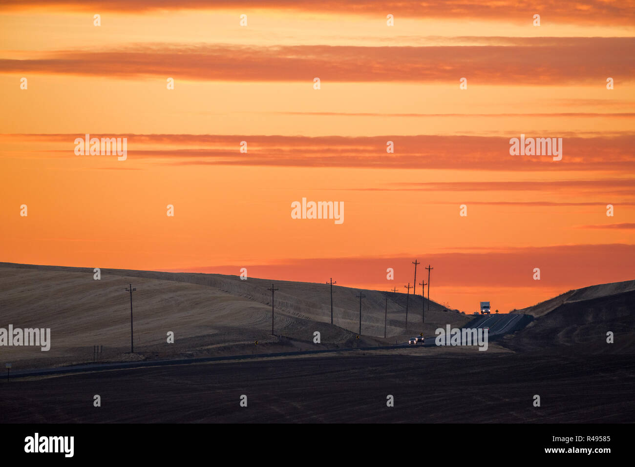 Traffic on Highway 195 on the Palouse Prairie of Southeast Washington ...