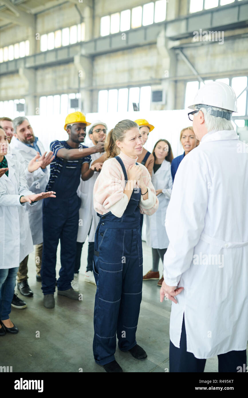 Crowd crying hi-res stock photography and images - Alamy