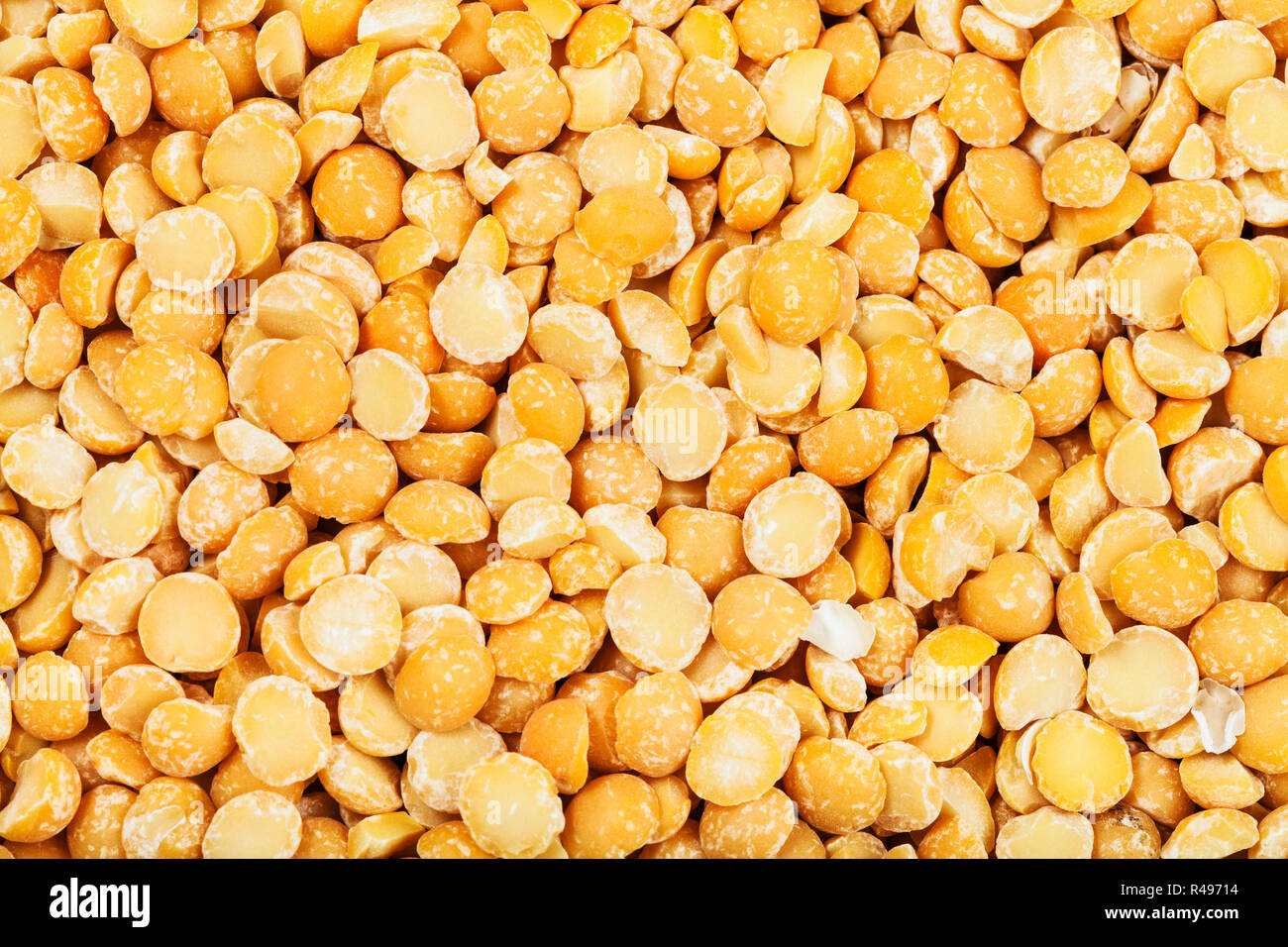 raw yellow split peas Stock Photo - Alamy