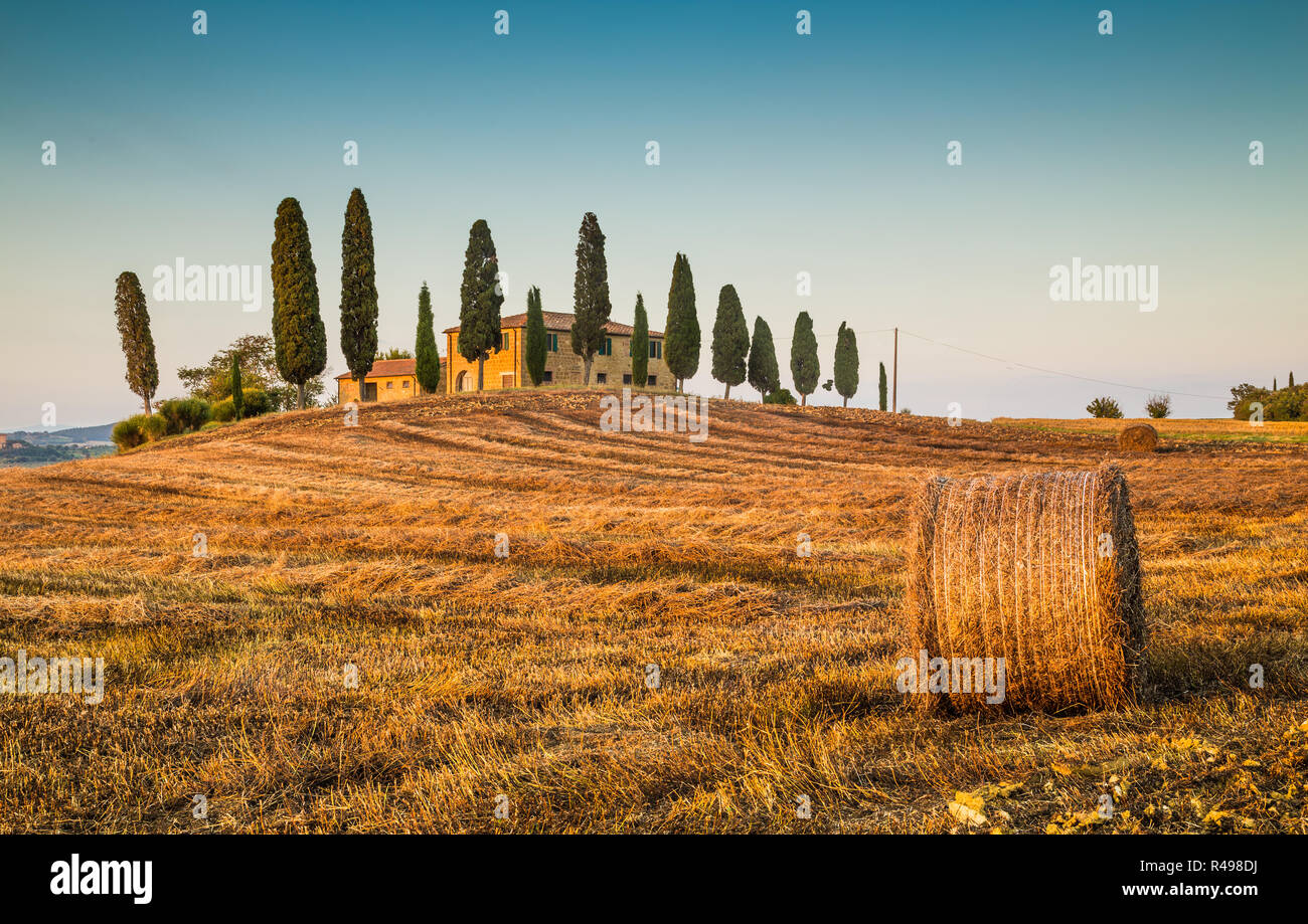 Tuscan house hi-res stock photography and images - Alamy