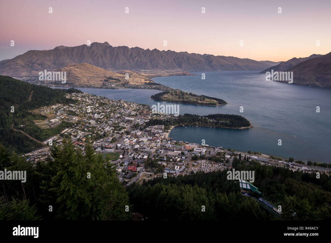 Queenstown gondola hills scenic view hi-res stock photography and ...