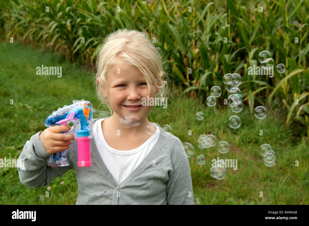 Fibbing hi-res stock photography and images - Alamy