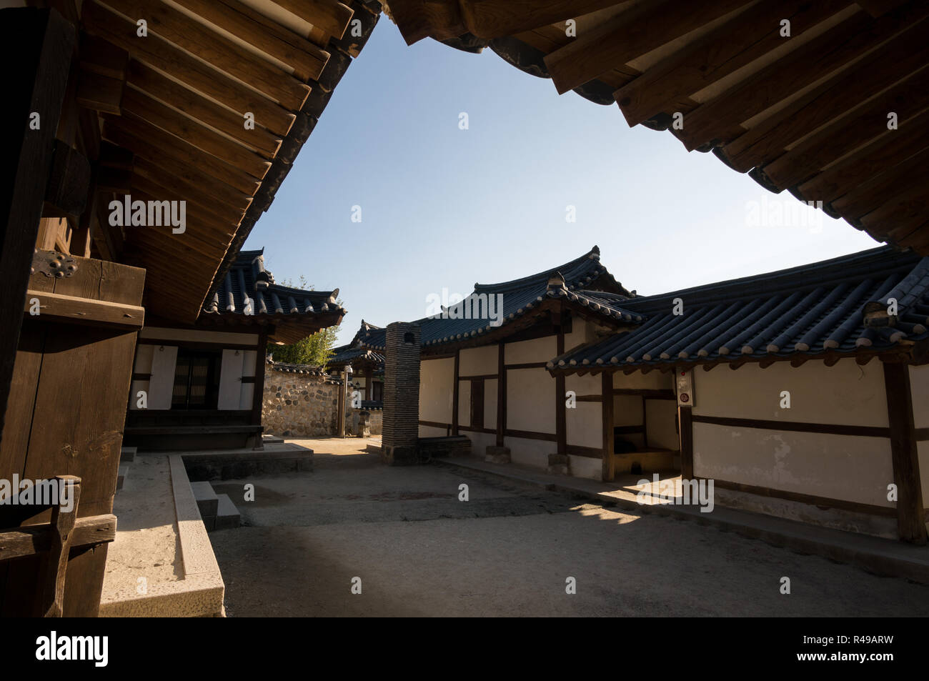 Courtyard Of Traditional Korean House High Resolution Stock Photography ...