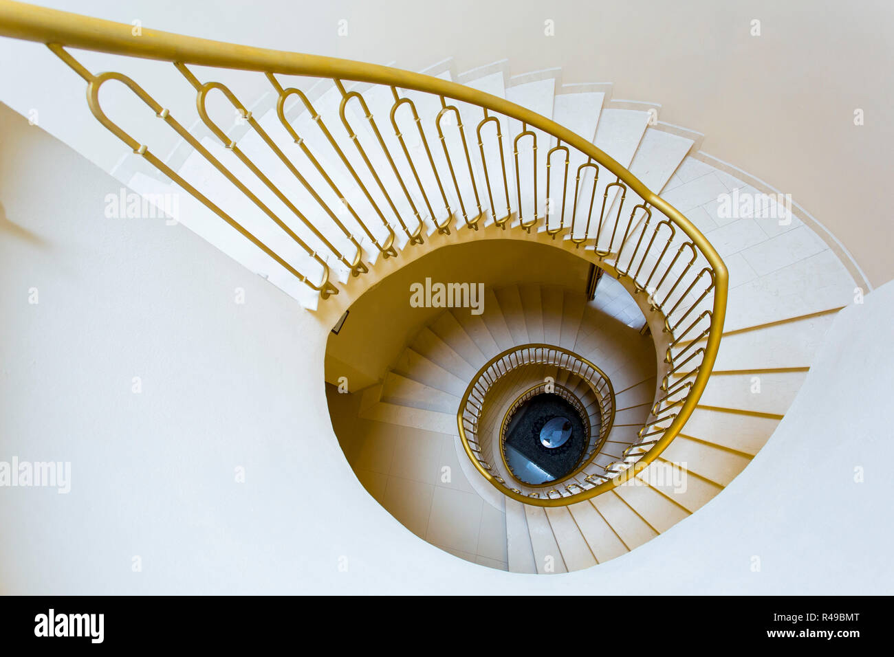 Spa ellipse hi-res stock photography and images - Alamy