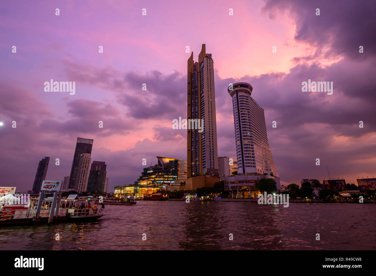 Bangkok , Thailand - 23 Nov, 2018: ICONSIAM Shopping center with cloud ...