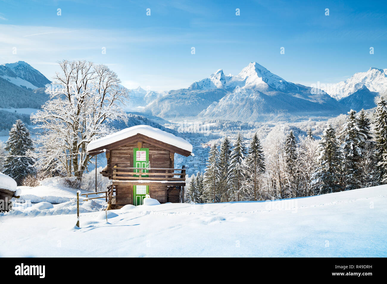 Rustic Cabin In The Alps High Resolution Stock Photography and Images ...