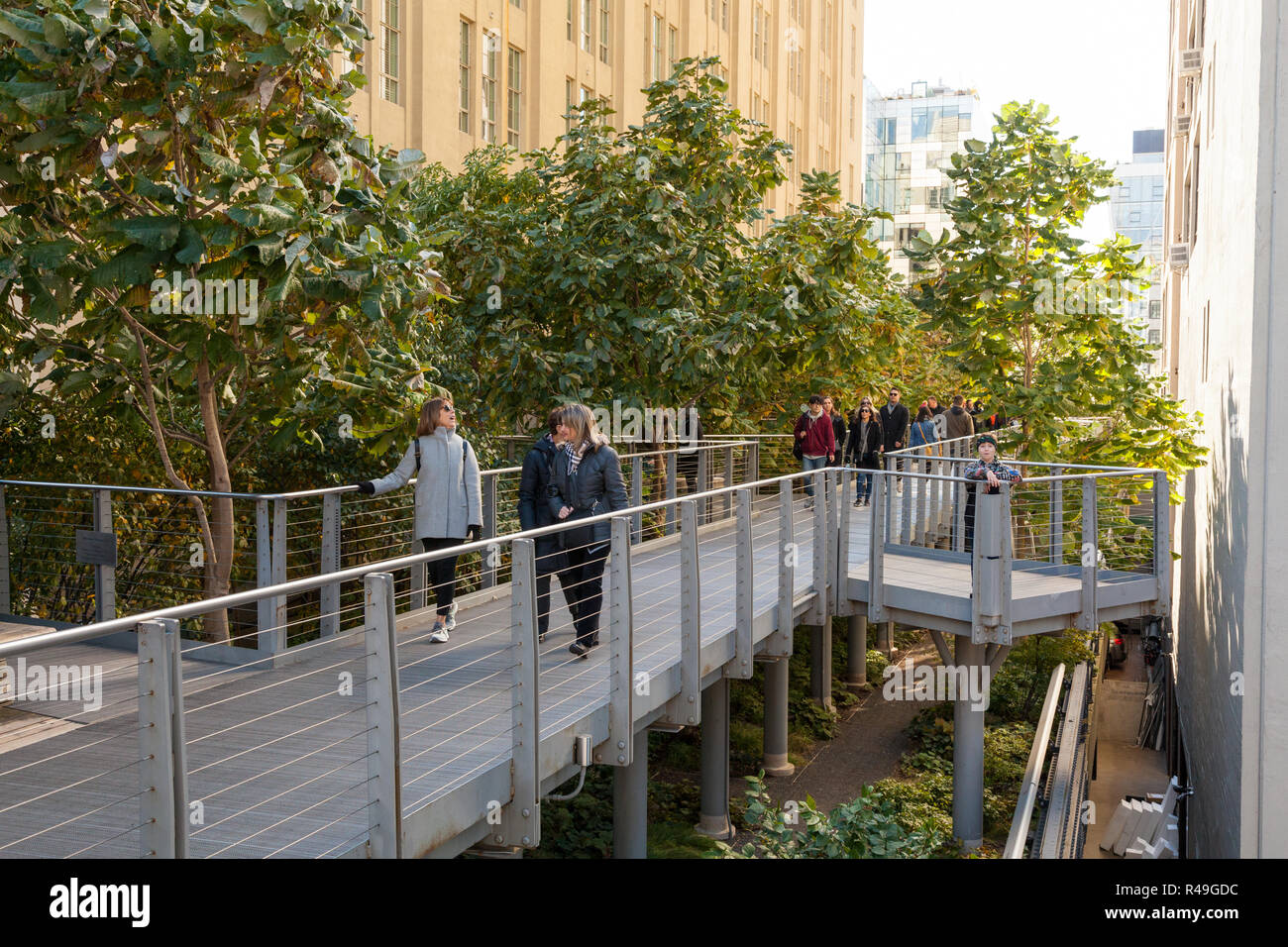 The High Line an urban park on a old elevated railway line, Chelsea ...