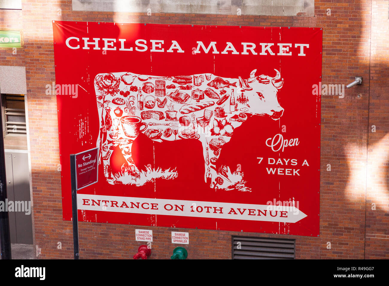 Chelsea market new york sign hi-res stock photography and images - Alamy