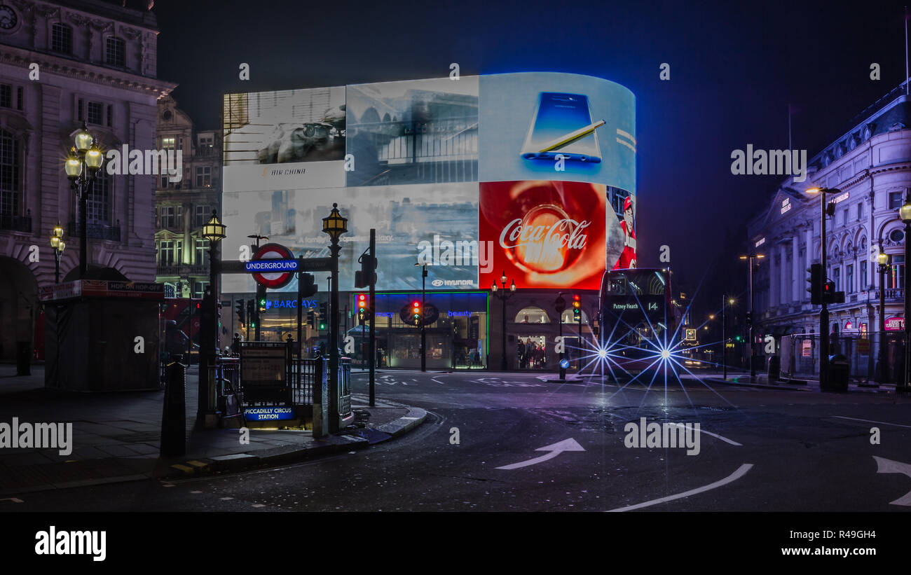Piccadilly big screen hi-res stock photography and images - Alamy