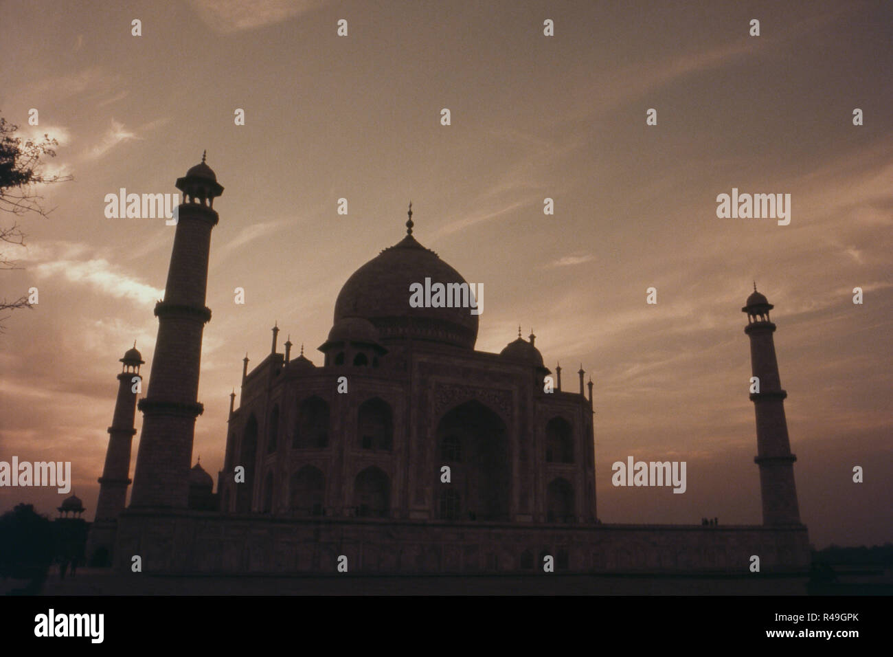 Taj mahal dome sunset hi-res stock photography and images - Alamy