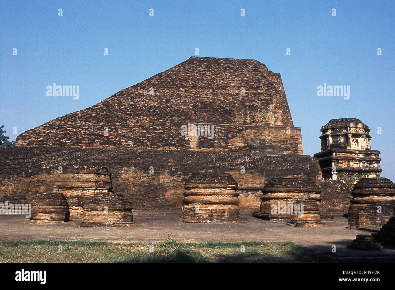 Nalanda university hi-res stock photography and images - Alamy