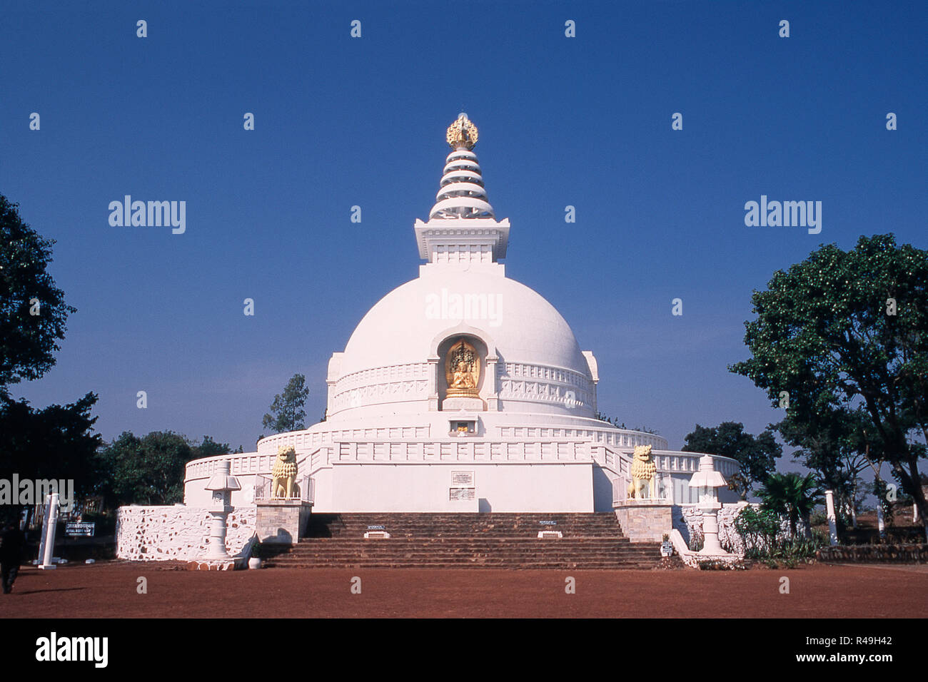 Vishwa Shanti Stupa Stock Photos & Vishwa Shanti Stupa Stock Images - Alamy
