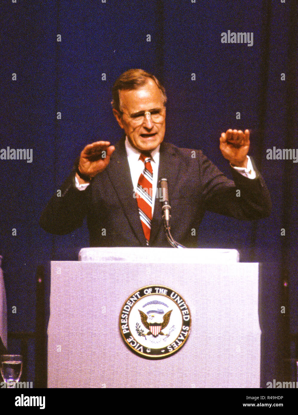 The 43rd president of the united states hi-res stock photography and ...